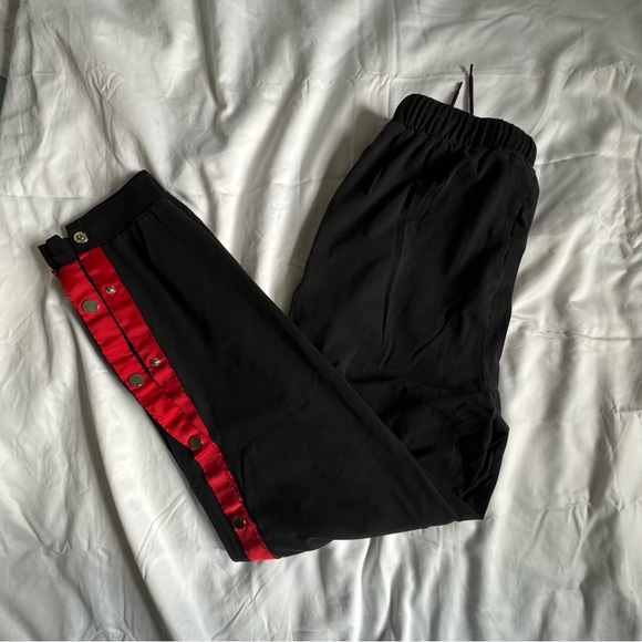 Emma & Sam | Pants & Jumpsuits | Emma Sam Black And Red Snap Button ...